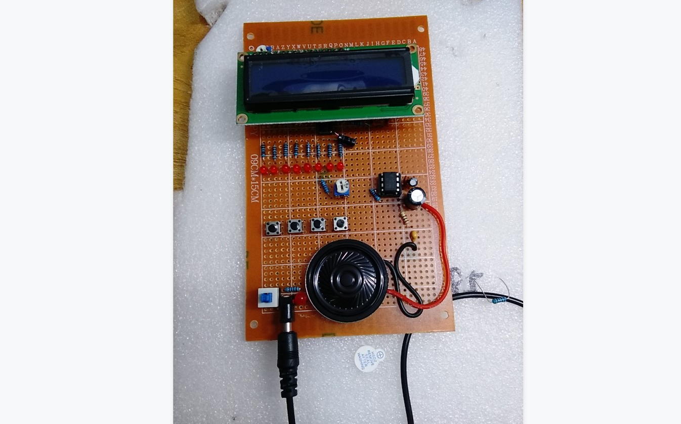 基于51单片机的动感流水灯音乐盒MP3音乐播放器设计-lm386-LCD...