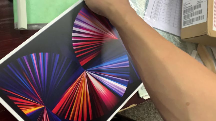 #平板电脑 #平板 #电子产品 苹果最新2021款12.9寸开箱