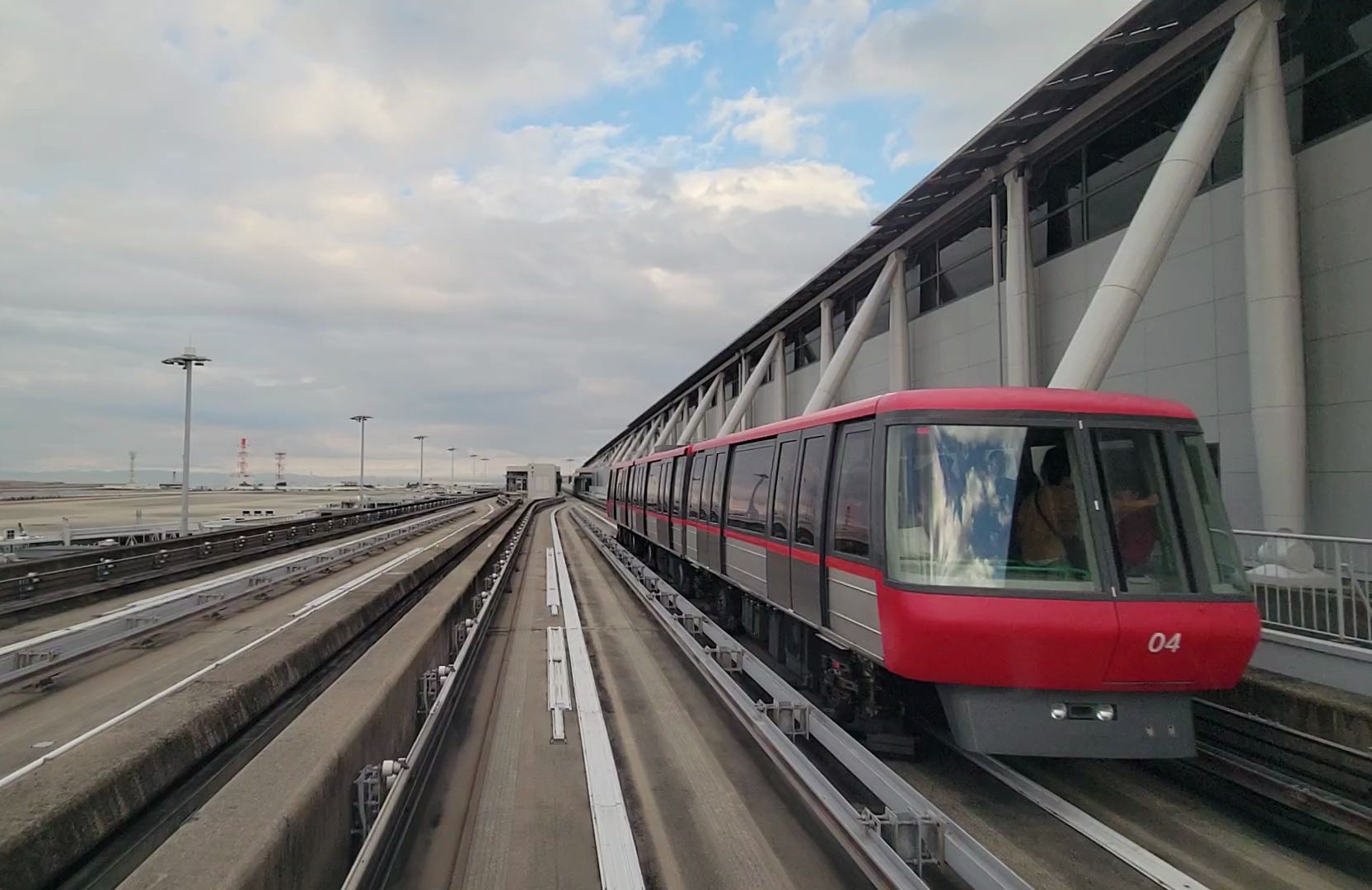 关西国际机场Wing Shuttle旅客捷运系统(往入境检查及行李领取区)全程...