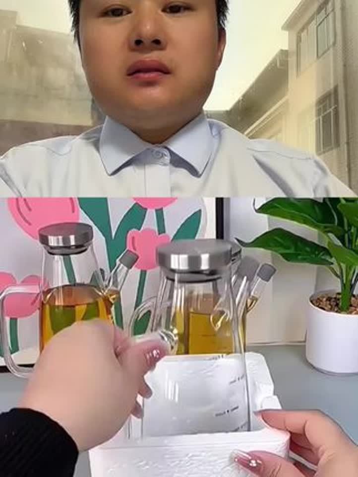 厨房好帮手,油壶就选这种因子设计,布丁油也不挂油,好用,真的好用