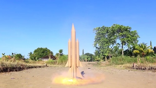 车顶火箭惊人发射,网友直呼太牛了!