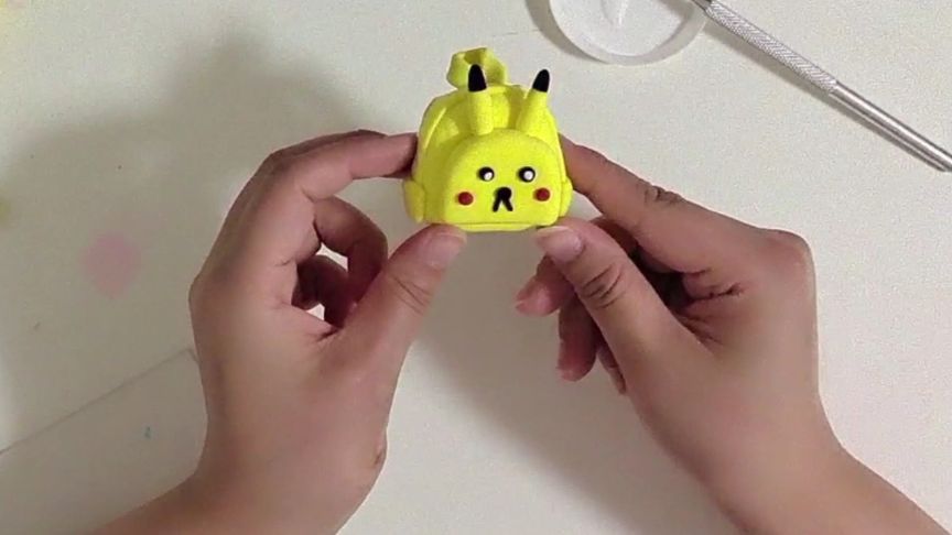 超轻粘土新手上路,今天做一个皮卡丘书包