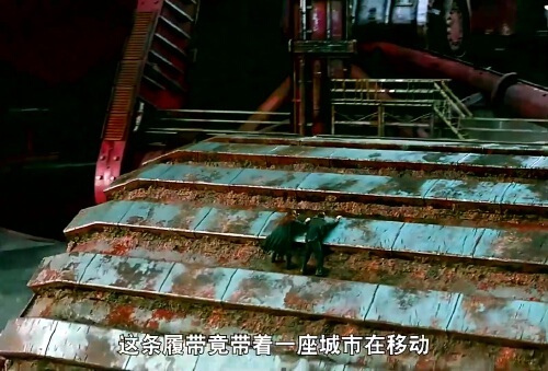 当丧尸逼近,两人为何选择在移动堡垒中绝境求生