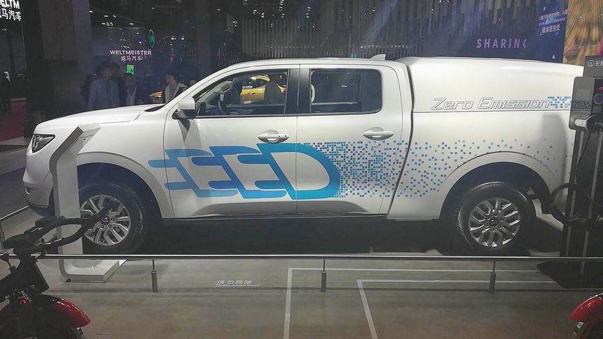 近距离拍摄长城炮越野大皮卡