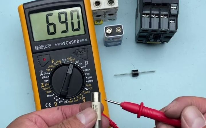 双击加关注每天学电路 电工 万用表用法2