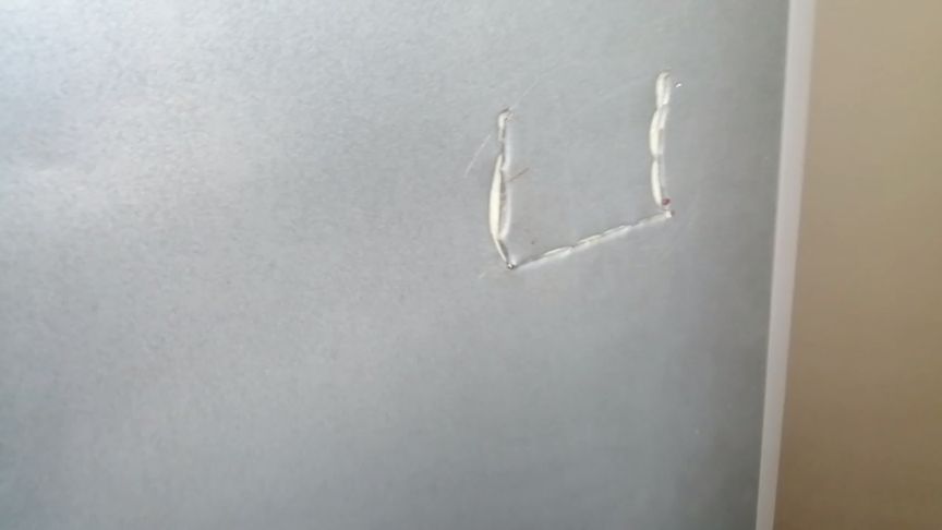 冰箱排水管走外接管线的方法