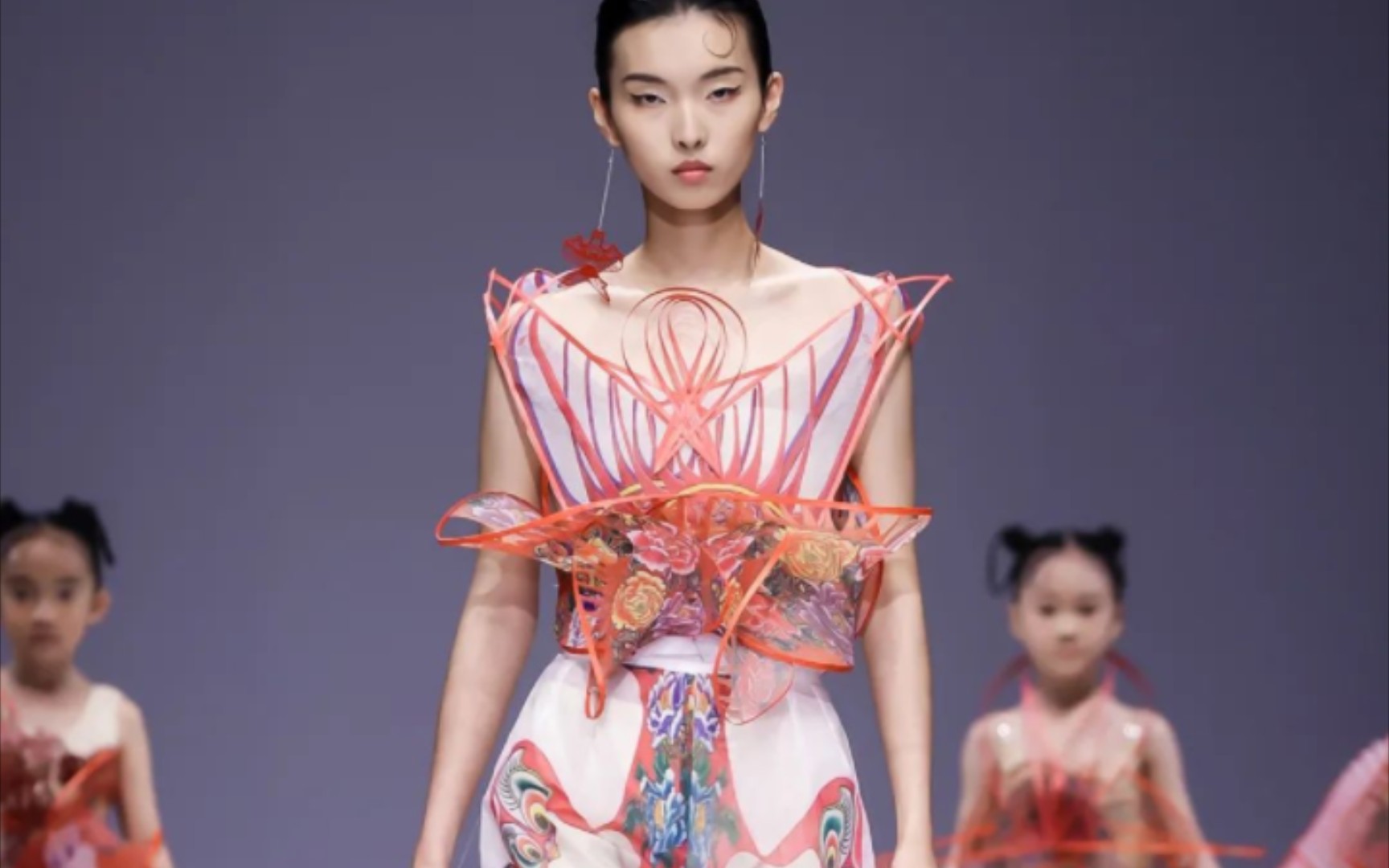 2023中国国际大学生时装周丨重庆第二师范学院:智·爱