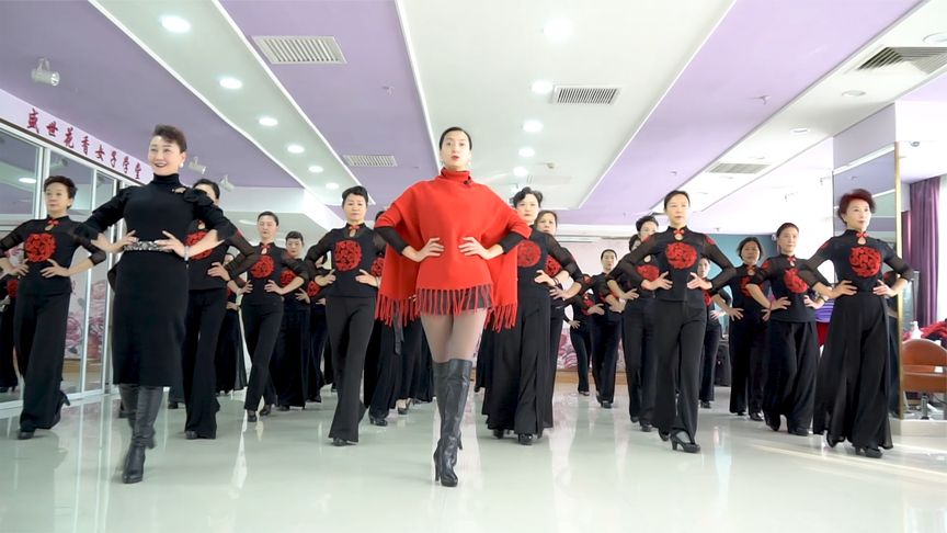 模特培训课现场教学—模特步训练