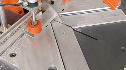 实用两用多功能精密锯铝型材橱柜门切割机气动