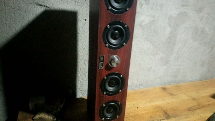 这蓝牙音响开机灯没亮没声音有师傅知道怎么弄吗?