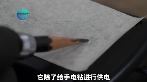 把电钻电池座这样改造下,制作大功率手电筒,亮度可以媲美电动车