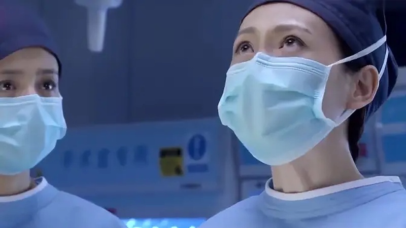 产科医生:产妇大出血,宁死不切除子宫,女医生心软决定冒险一次