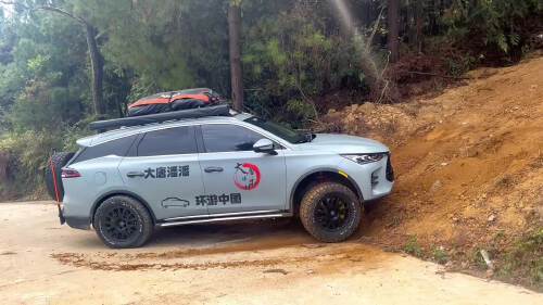 比亚迪唐DM松土路面测试,不关闭ESP还真难搞 比亚迪