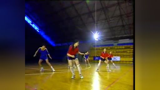 体育教学:排球移动