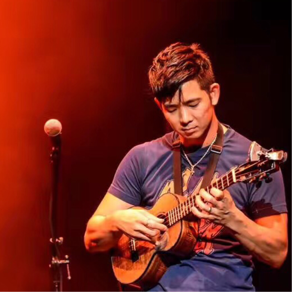 密密斟尤克里里 