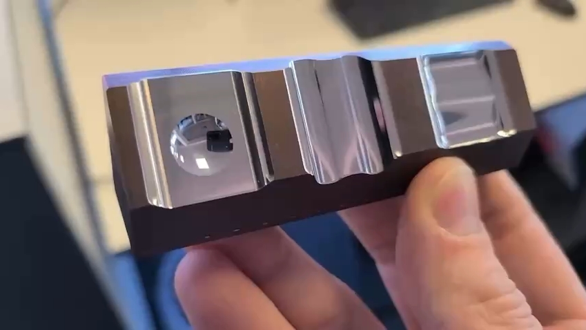 接近个位数纳米表面光洁度范围,样品由硬化不锈钢制成,为了达到这样...