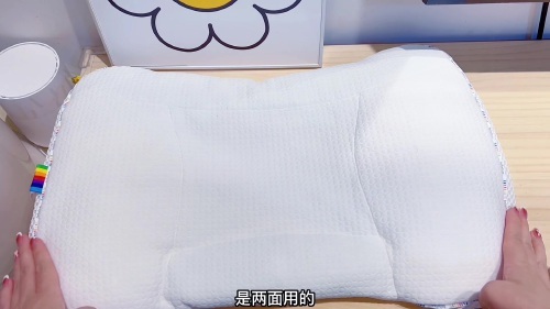 宝宝的一大半时间都在睡觉,枕头真的要选好,成长型的枕头睡到5、6岁...