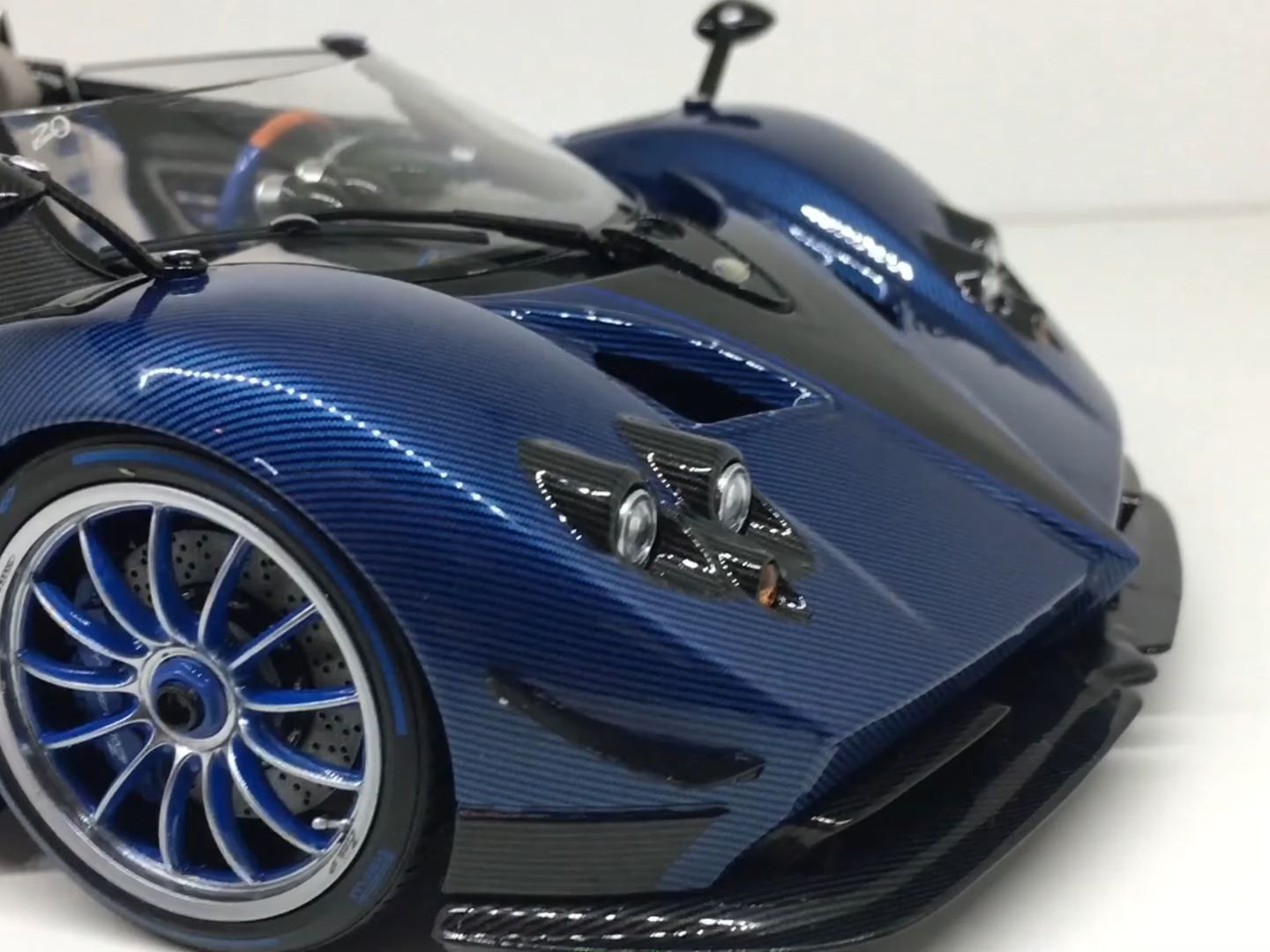 帕加尼(Pagani) Zonda HP Barchetta(1/3)蓝碳 LCD Models(力成达模型...