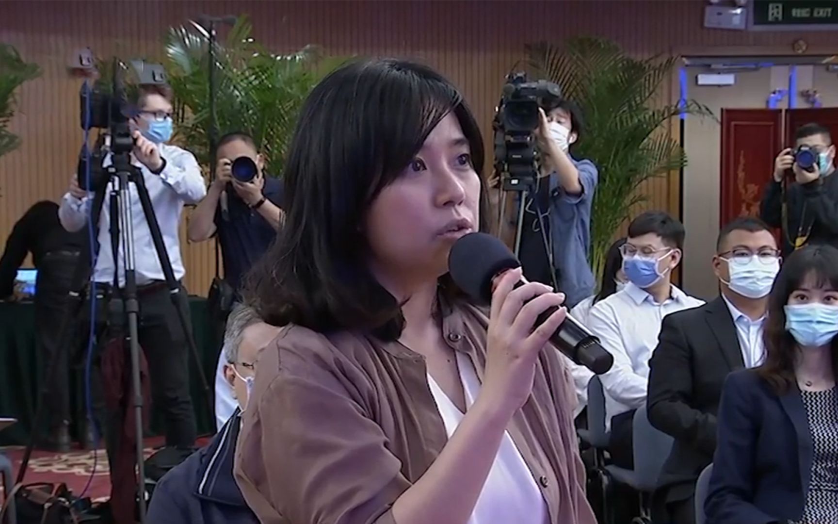 王毅:希望香港长治久安的朋友都会支持立法
