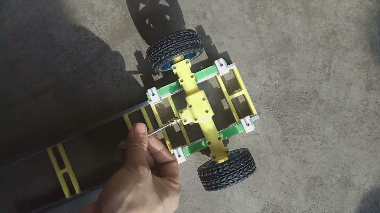 模型演示 自制遥控车后桥 3D打印车桥,板簧。无字幕。