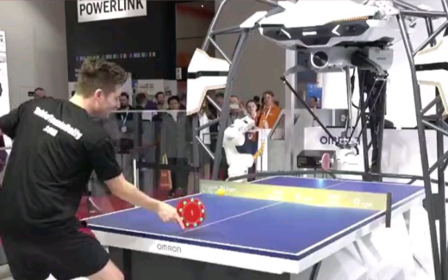 看到这个会打乒乓球的机器人,要是有会打网球的机器人就好啦～