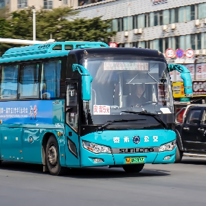 不含甲烷的液化天然气 