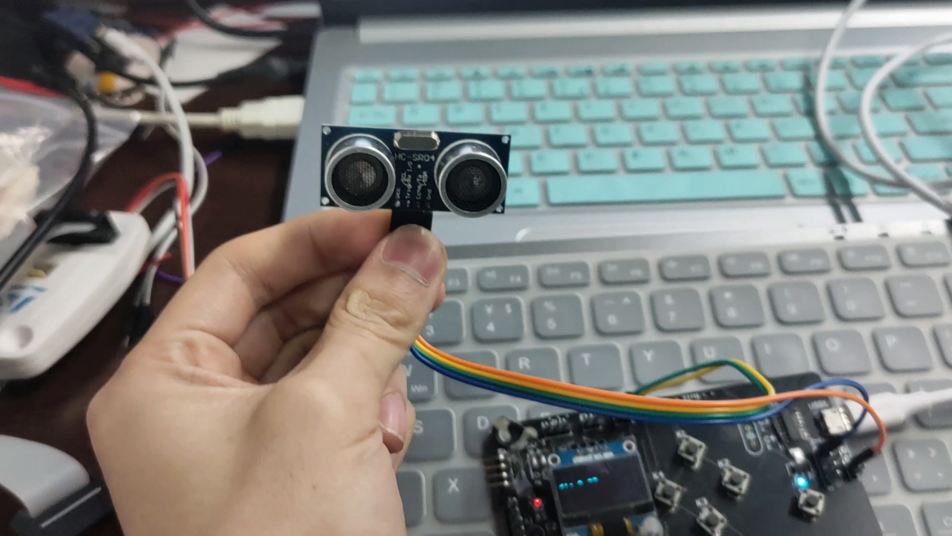 第一次用超声波传感器,感觉精度还不错