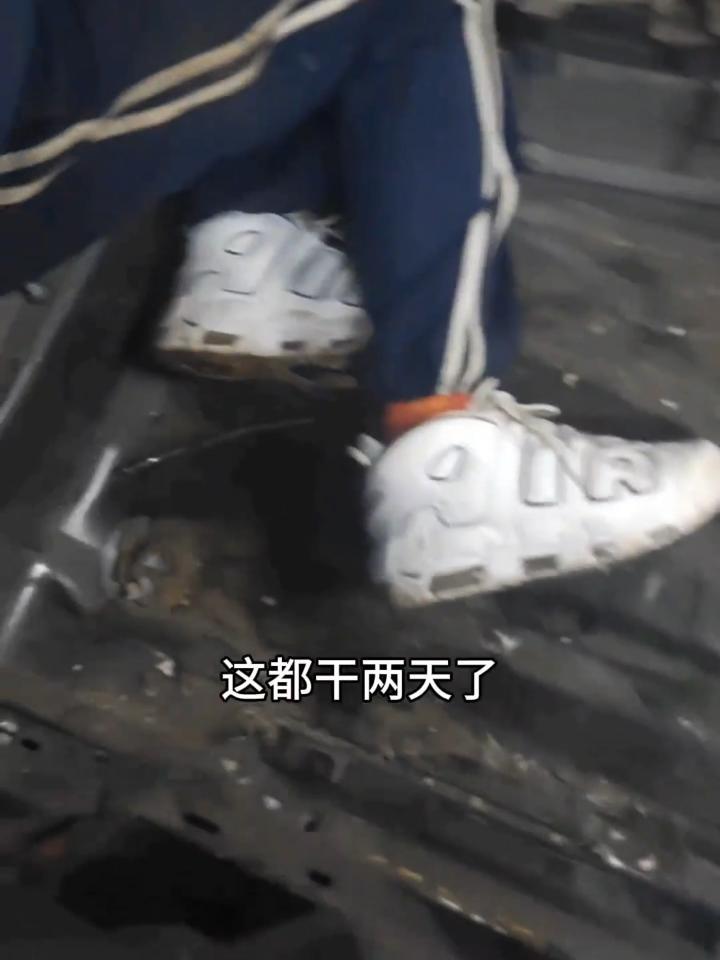 买了个抵押车找定位器,硬是找了两天才找到