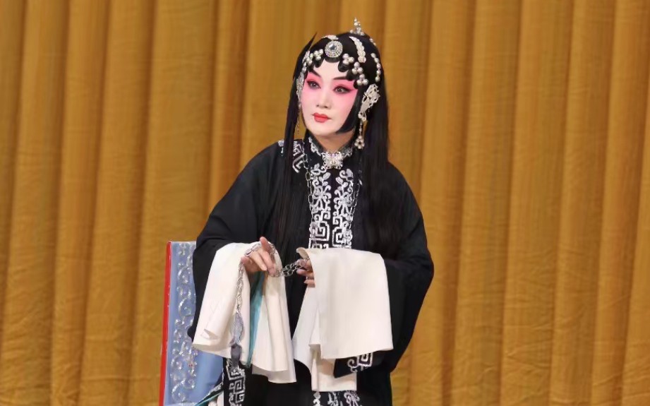 【刘桂娟】京剧名家刘桂娟多次获奖的程派经典唱段《六月雪•探监》...