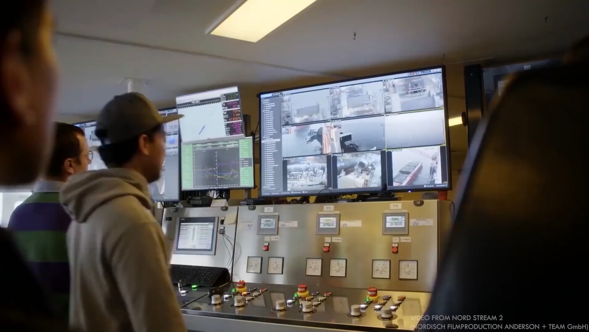 如何将天然气管道铺设到海底?