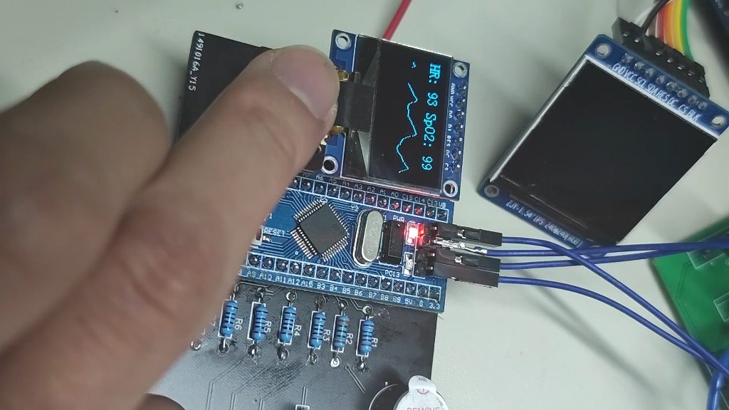 智能心率血氧检测和报警装置