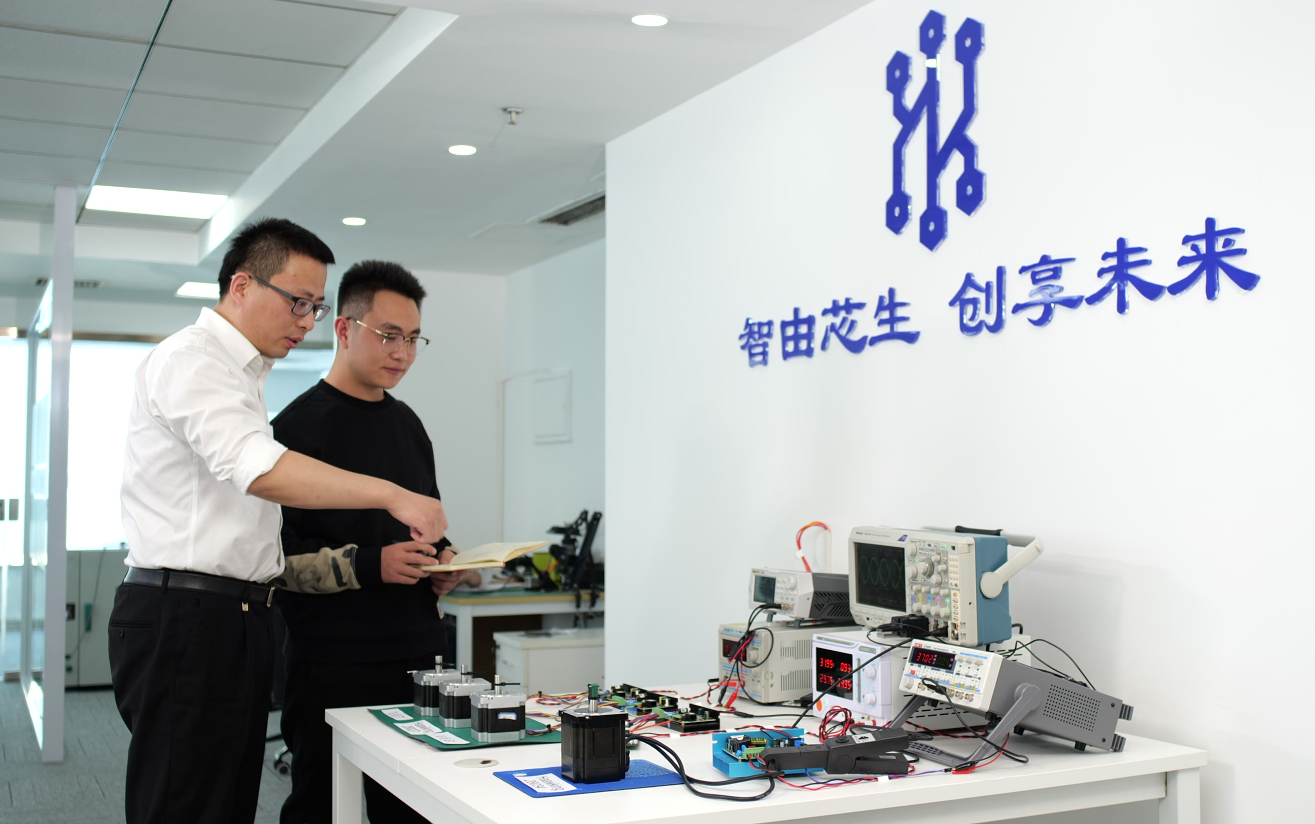 一直编程一直爽;中科昊芯带你了解数字信号处理器 28027 第二讲