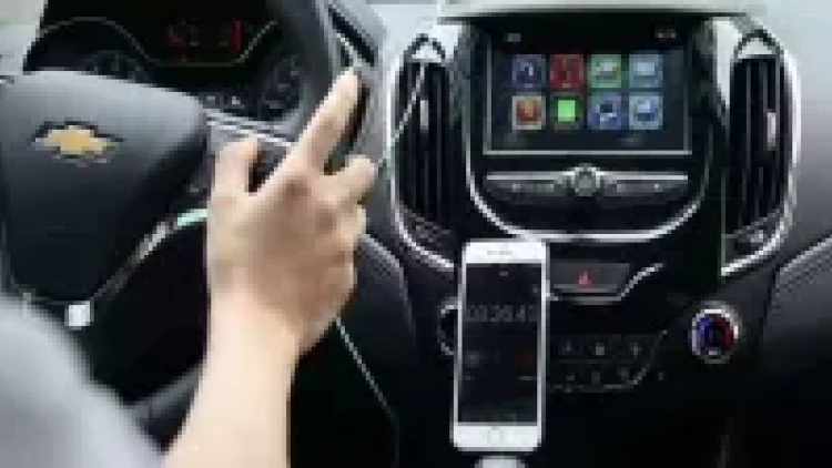 手动挡汽车在倒车的时候需要踩离合器吗？