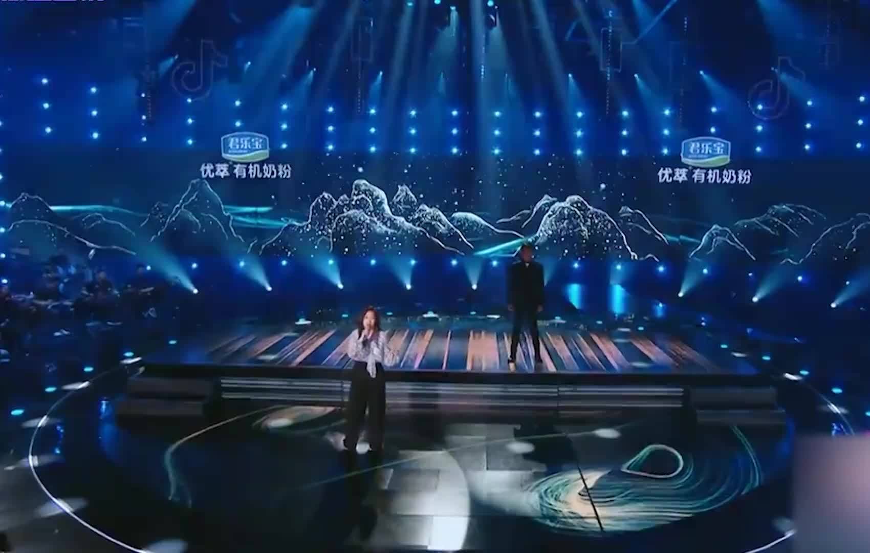 凤凰传奇自称是农业重金属,被嘲金木水火土 #凤凰传奇 #为歌而赞 #金.