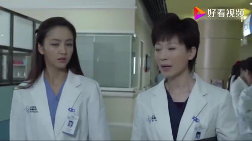 产科医生:病人情况复杂,魏主任却联合医生,非让肖主任上台!