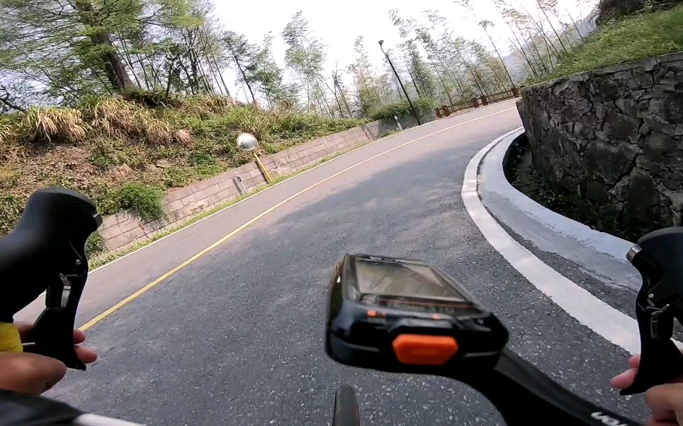 九华山盘山公路下坡