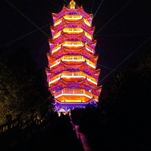 与世无争的小老头 