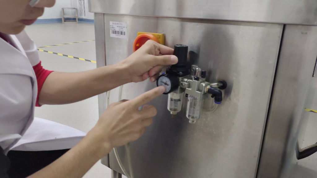 二班,第2组张顺,高效湿法制粒机,摇摆式颗粒机