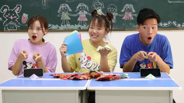 手机支架用纸也能折?看胖妞如何一招搞定,.