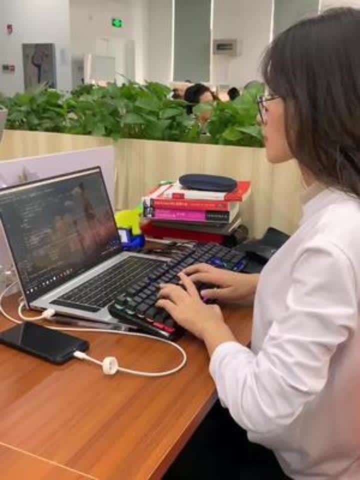 公司花30k请来的爬虫开发工程师,说想要什么数据都可以安排,看到操作...