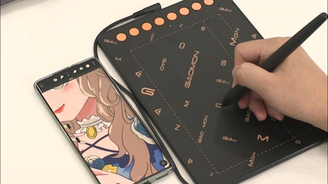 【开箱啦】新升级高漫M5!99元的手绘板,可一线连手机电脑,配置全面...