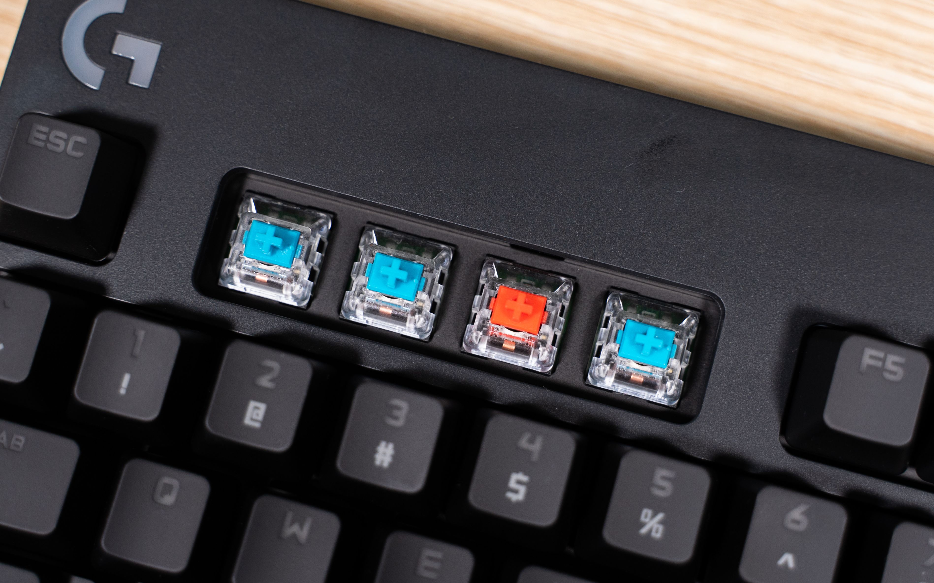 一款键盘能同时拥有三种轴体?罗技G PRO X键盘开箱
