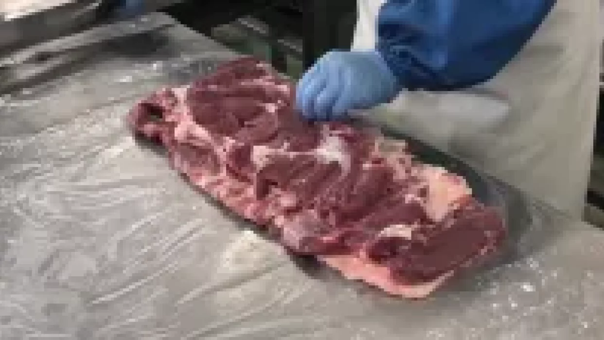 内蒙地道美食,羊肉卷的制作过程,原来火锅的羊肉卷是这么来的!