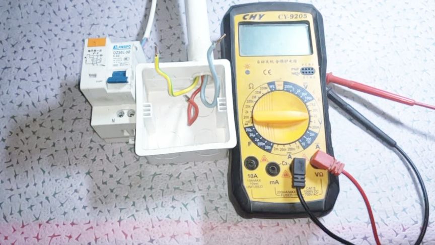 火线漏电和零线漏电有什么区别?怎么测漏电?老电工手把手教给你