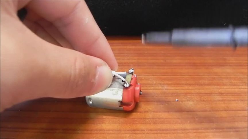 如何使用家用电器制作简易电动汽车!DIY自制