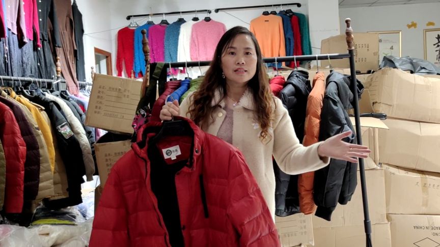 冬天的羽绒服这么便宜,羽绒服老板说漏了嘴,一件衣服的利润很高
