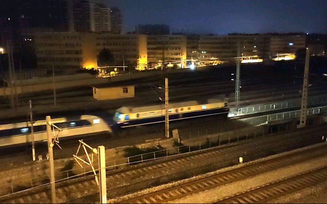 绕行济南市区的Z52次(南通-北京),济局济段DF11 0393带道京局京段...