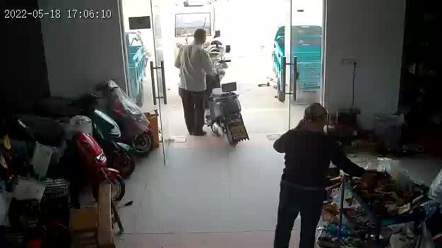 凤凰电动车不打广告,名牌车质量,杂牌车价格,实惠让给消费者