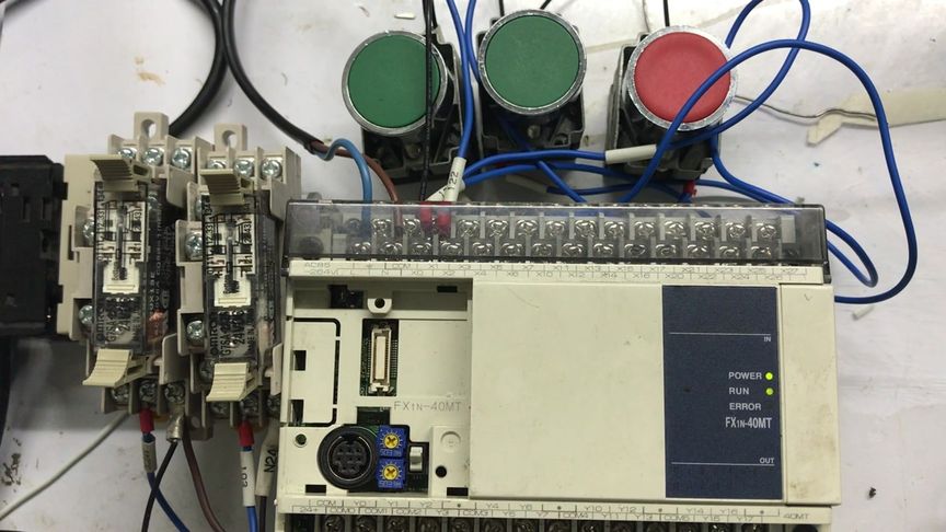 不会写plc控制电动机正反转程序?看看这个视频,对着抄就行