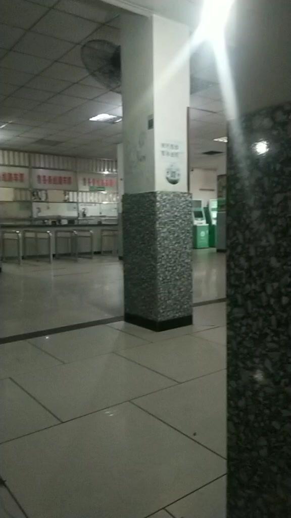 ...车站售票员卖票卖口罩,你不买口罩票还不给你,客运中心怎么管理的